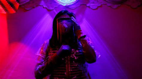 Kembali Bekerja Para Pekerja Seks Terapkan Protokol Kesehatan Tempo Co