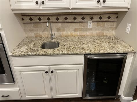 Brown Glass Stone Backsplash Tile Santa Cecilia Countertops