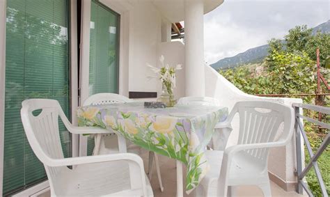 Апартмани со базен во Пештани Kajak Mk