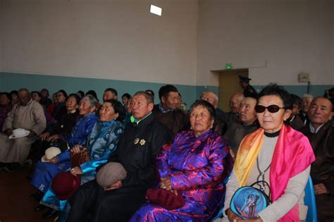 Хилийн цэргийн 0130 дугаар анги ахмад хилчдэдээ хүлээн авч хүндэтгэл үзүүлжээ