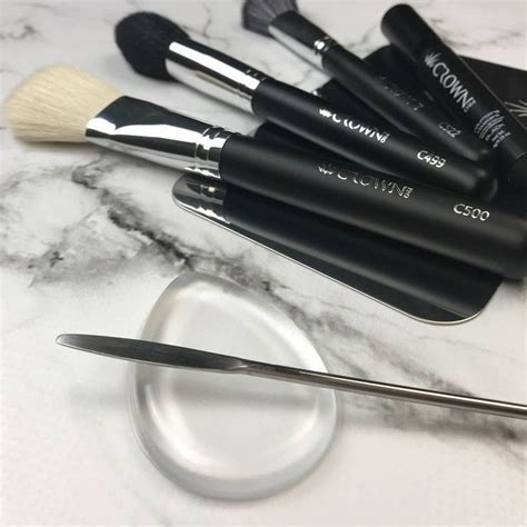 What Are Your Makeup Kit Essentials Let Us Know