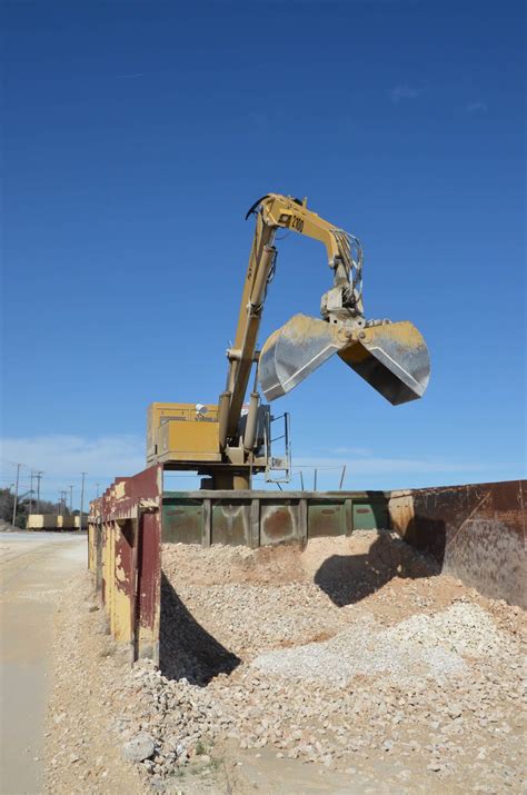 Heavy Duty Clamshell Buckets Builtrite™ Handlers And Attachments