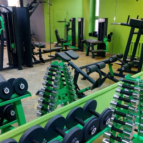 Sportfit Club В процессе выполнения данного упражнения живот должен быть все время втянут а