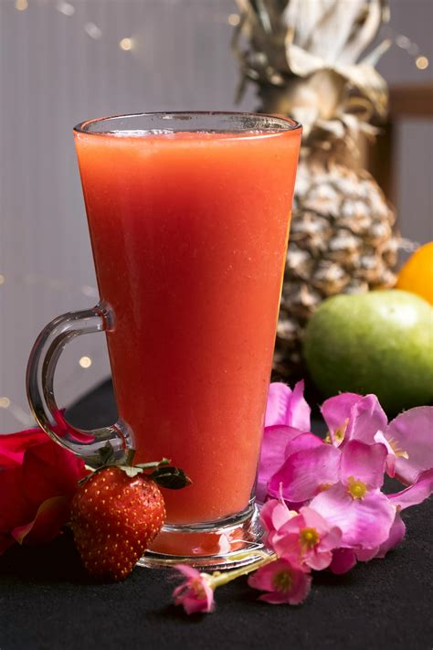 감귤 향 건강한 생활 건강한 음료 과일 과일 스무디 과일 음료 과일 주스 과즙이 많은 꽃 장식 다채로운 딸기 럭셔리 맛있는 음료 망고 망고 스무디