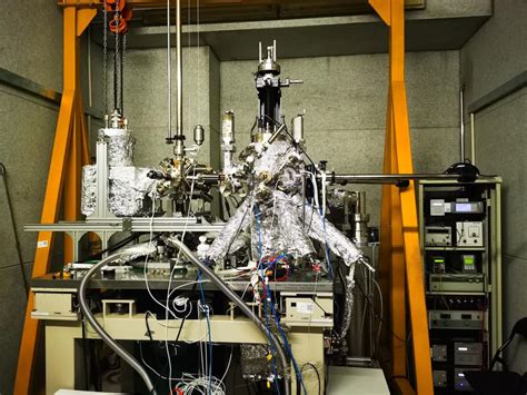 科研设备 复旦大学复杂量子材料与其微结构研究组
