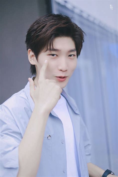 Pin By Nico Robin 😁 On Xing Zhao Lin Actors Singer Chinese Model