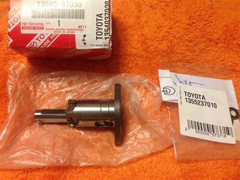 1354037030 Toyota натяжитель цепи грм