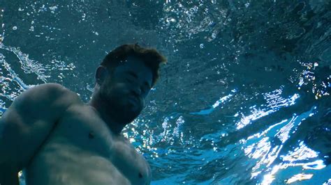 Auscaps Chris Hemsworth Shirtless In Limitless With Chris Hemsworth Stress Proof