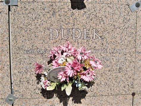 Olivia Lyssy Dudek 1914 1984 Mémorial Find A Grave