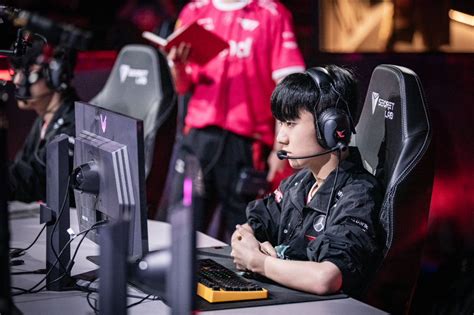 Poby Là “cây Hài” Trong Mắt Rekkles Muốn Trở Thành “đường Giữa Hàng