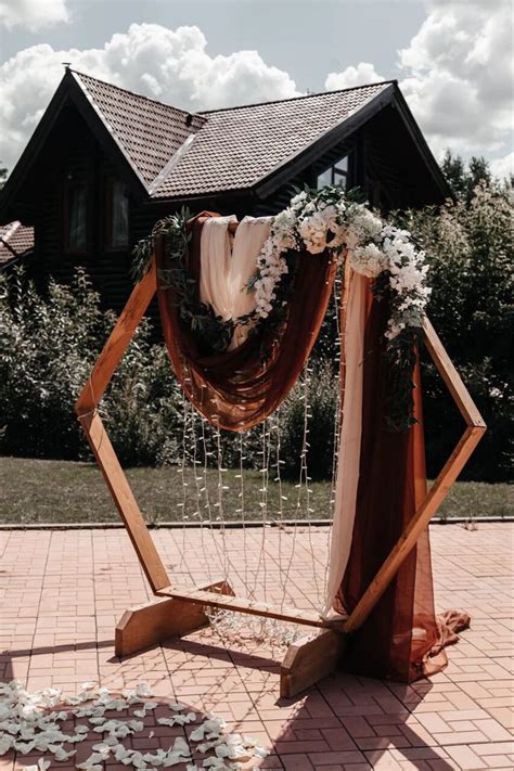 Арка соты | Wedding arch, Wedding decorations, Wood wedding arches