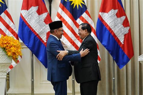 សម្តេចតេជោ ស្នើម៉ាឡេស៊ីស្ថាបនាខ្សែកាបអគ្គិសនីតាមបាតសមុទ្រ ដែលត្រូវឆ្លងកាត់ដែនសមុទ្រម៉ាឡេស៊ី