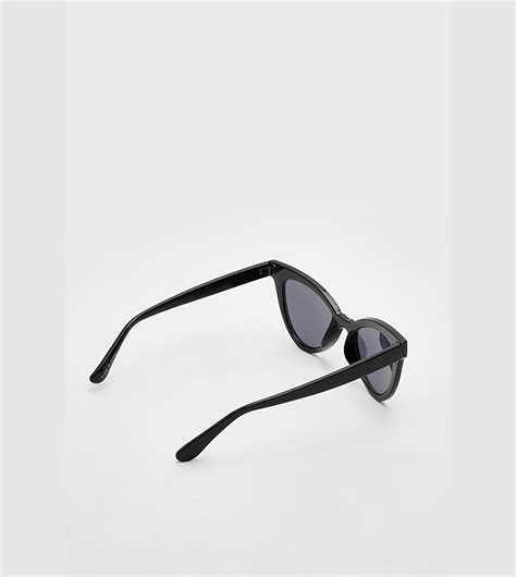 Buy Boohoo All Black Cat Eye Sunglasses In Black 6thstreet Oman