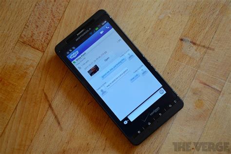 Skype For Android Update 2 6 Brings Photo And Video Sharing The Verge