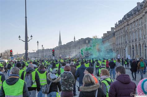 Почти миллион человек вышли во Франции против пенсионной реформы ИА Красная Весна