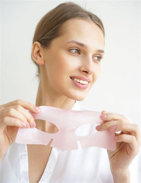 Гидрогелевая маска для лица Лифтинг эффект серии Народные Рецепты Маски для лица Маска Лицо