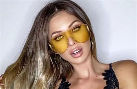 Las Fotos Tentadoras De Romina Malaspina En Bikini Diminuta En Las Que