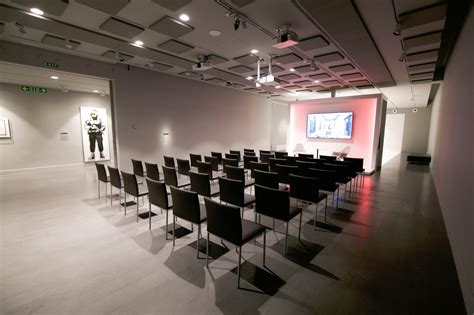 Museu De Lart Prohibit Menús De Grupos