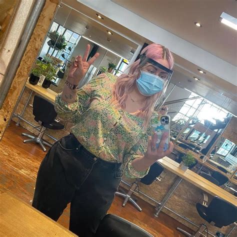 Goggleboxs Ellie Warner Shares Heartbreaking News As Fans Rush To