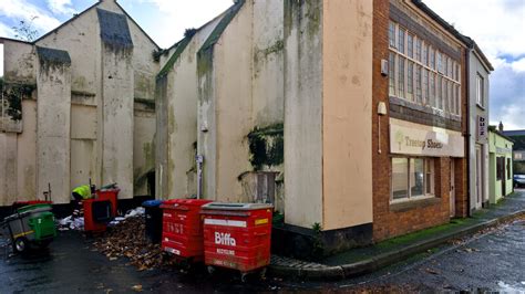 A Corner Formed By The Walls Of 4a And 5 © Roger A Smith Geograph