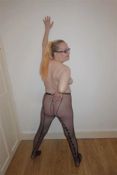 Milf In Fishnet Pantyhose Nude Pics Xhamster