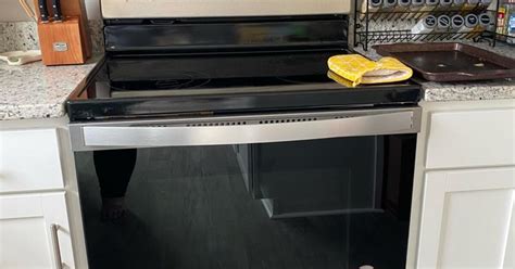 Brand New Whirlpool Oven Stove Wfe515s0js For 600 In Lexington Nc