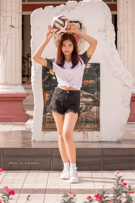 Hillary Soe ချစ်သူများ အတွက်သာ