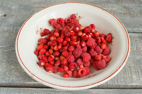 Ягодное варенье-ассорти — вкус летнего сада. Пошаговый рецепт с фото ...