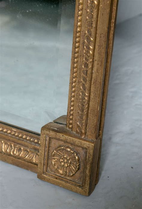 A Fine Federal Style Antique Mirror With Gilt Carved Eagle Exquisite