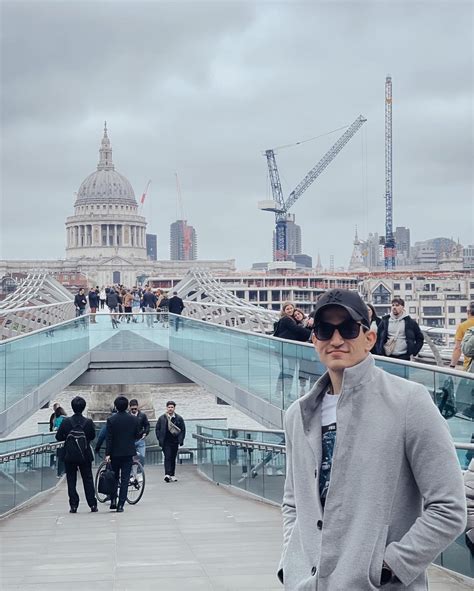 Alejandro Figueroa Medium