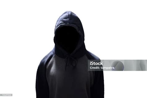 Foto De Hacker Em Pé Isolado No Fundo Branco Humanos Anônimos No