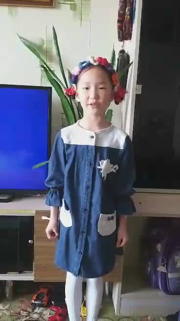 Дэлхийн номын баярын өдөр ийг тохиолдуулан Уншсан номоо By Дархан Хүүхдийн Номын Ордон