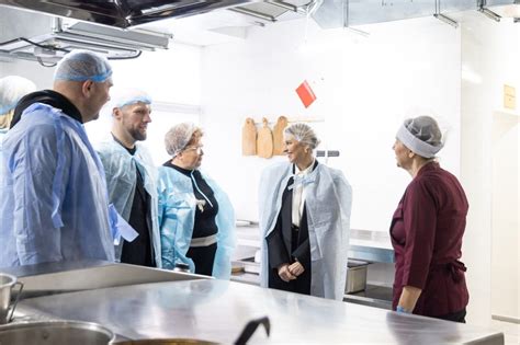 Перша леді Олена Зеленська відвідала ліцеї Камянського Пильний Погляд