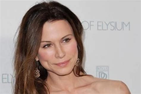 Rhona Mitra A Multi Talented Force In The Entertainment Industry Nri