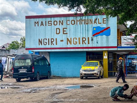 Des Commerces érigés Sur Lavenue Ngiri Ngiri Pour Sécuriser Les écoles Publiques Bourgmestre