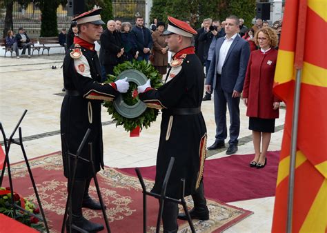 ФОТОГАЛЕРИЈА Положување на венци по повод 13 Ноември Денот на ослободување на Скопје Mk