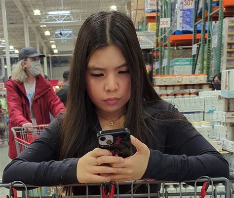 Asian Girl Texting In Costco Spandex Leggings And Yoga Pants Forum