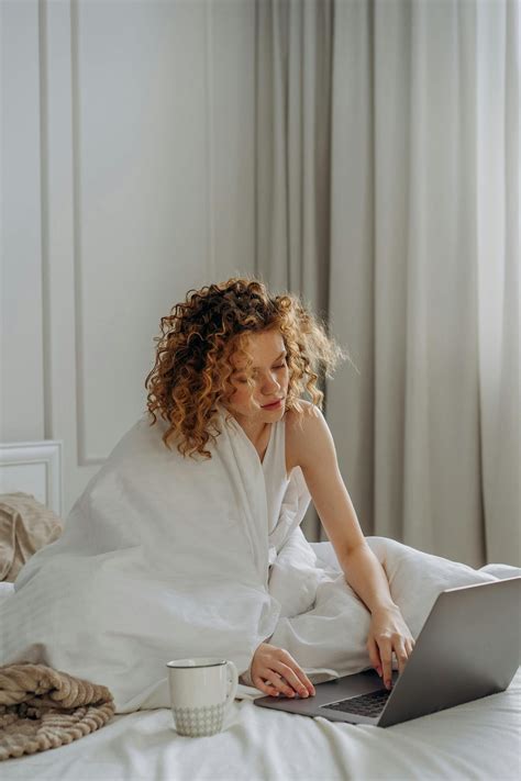 11 Reasons Why Most Young Programmers Are Single By Brunette Girl Code And Chaos Jun 2025