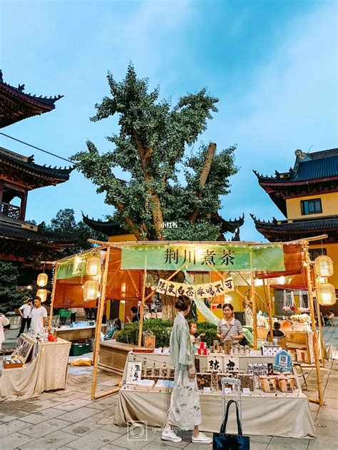 常州寺庙里的夜市老城厢里的尘外之境 花瓣网