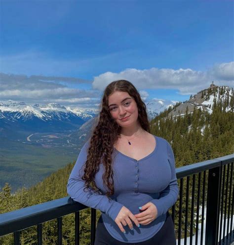 Great View R 2busty2hide