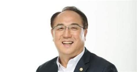 서울시의회 박중화 교통위원장 아들 결혼식 인파 북적 화제