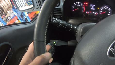 기아자자동차 봉고3 트럭 18년식 차량에 정속주행 장치 크루즈 옵션 업그레이드 설치영상입니다 요소수 사용 여부에 따라 크루즈 타입이 달라지므로 설명란의 링크를 참고하세요