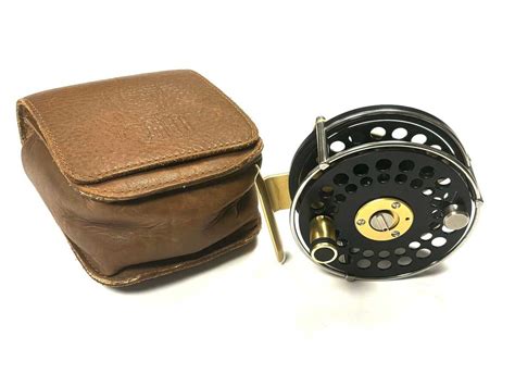 Ari T Hart Lake Taupo F3 4247 Reel With Original Case Fine Condition