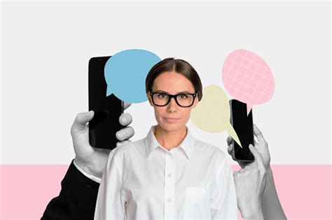 작품 이미지 손 들고 현대 장치 자신감 매력적인 여성 Sms 메시지를 받는 콜라주 30 34세에 대한 스톡 사진 및 기타 이미지 Istock