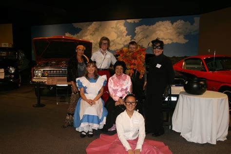 Women S Deluxe Alice Costume Alice In Wonderland Costumes