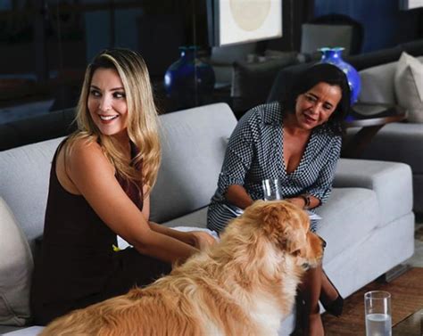 La Primera Dama De Brasil Se Lanzó A Un Lago Para Rescatar A Su Perro