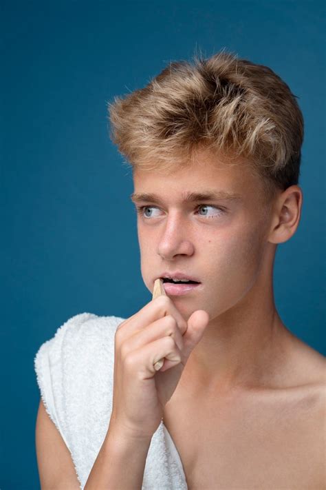 Naakte Jongen Afbeeldingen Gratis Downloaden Op Freepik