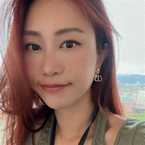 你說的沒有錯，常常會覺得寂寞，不過拉長時間來看，每個時期（學生、工作後、不同份工作的轉換）的朋友其實都是階段性的喔，在台灣的大學念書交到的朋友
