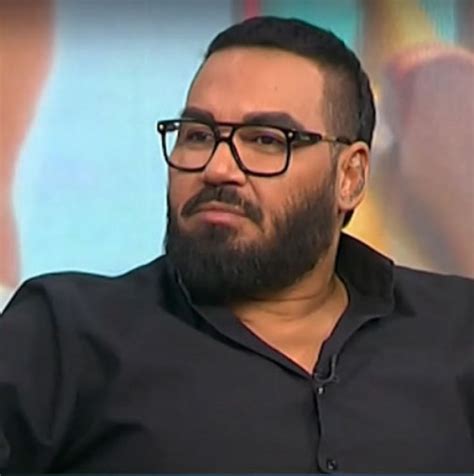 Азис с интересни подробности за предложението към майка му да се снима гола за корицата на