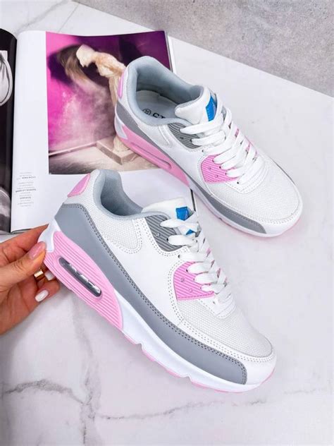 Кросівки — ціна 699 грн у каталозі Кросівки Купити жіночі речі за доступною ціною на Шафі